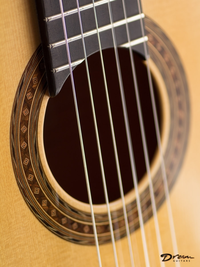 2013 Jochen Röthel Classical, Tiger Maple/Spruce - Dream Guitars