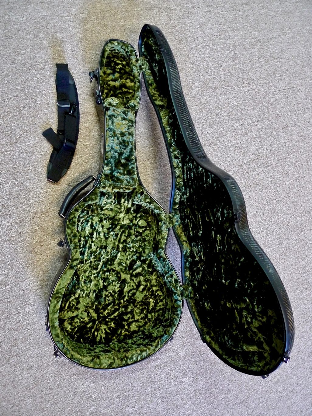 Hoffee Deluxe Carbon Fiber Case, Dreadnought, Black/Green, Includes ...