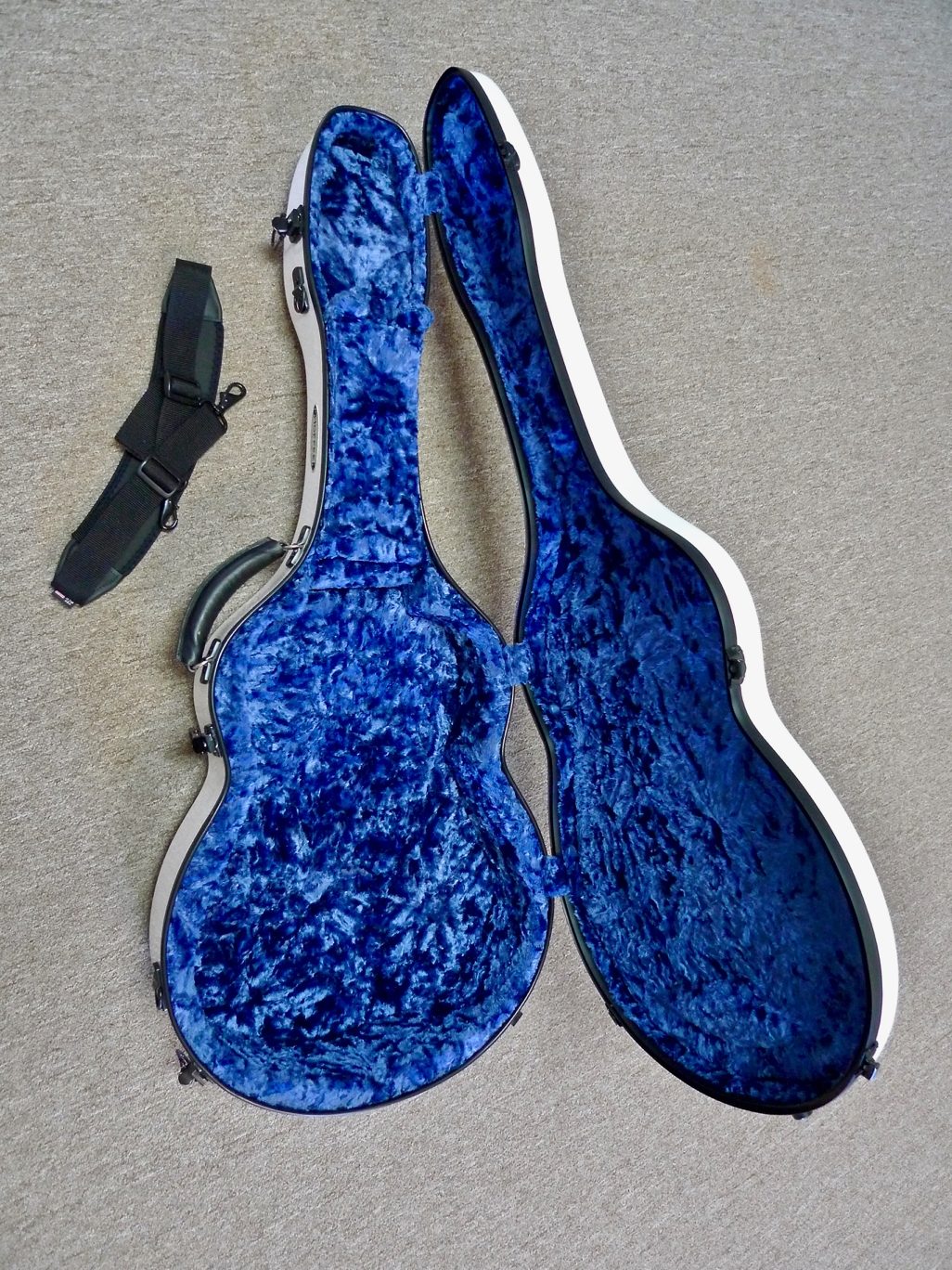 Hoffee Deluxe Carbon Fiber Case, Dreadnought, White/Blue, Includes ...