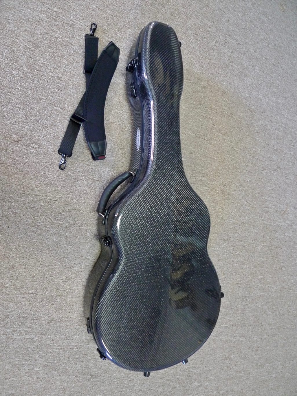 Hoffee Deluxe Carbon Fiber Case, Dreadnought, Black/Black, Includes ...