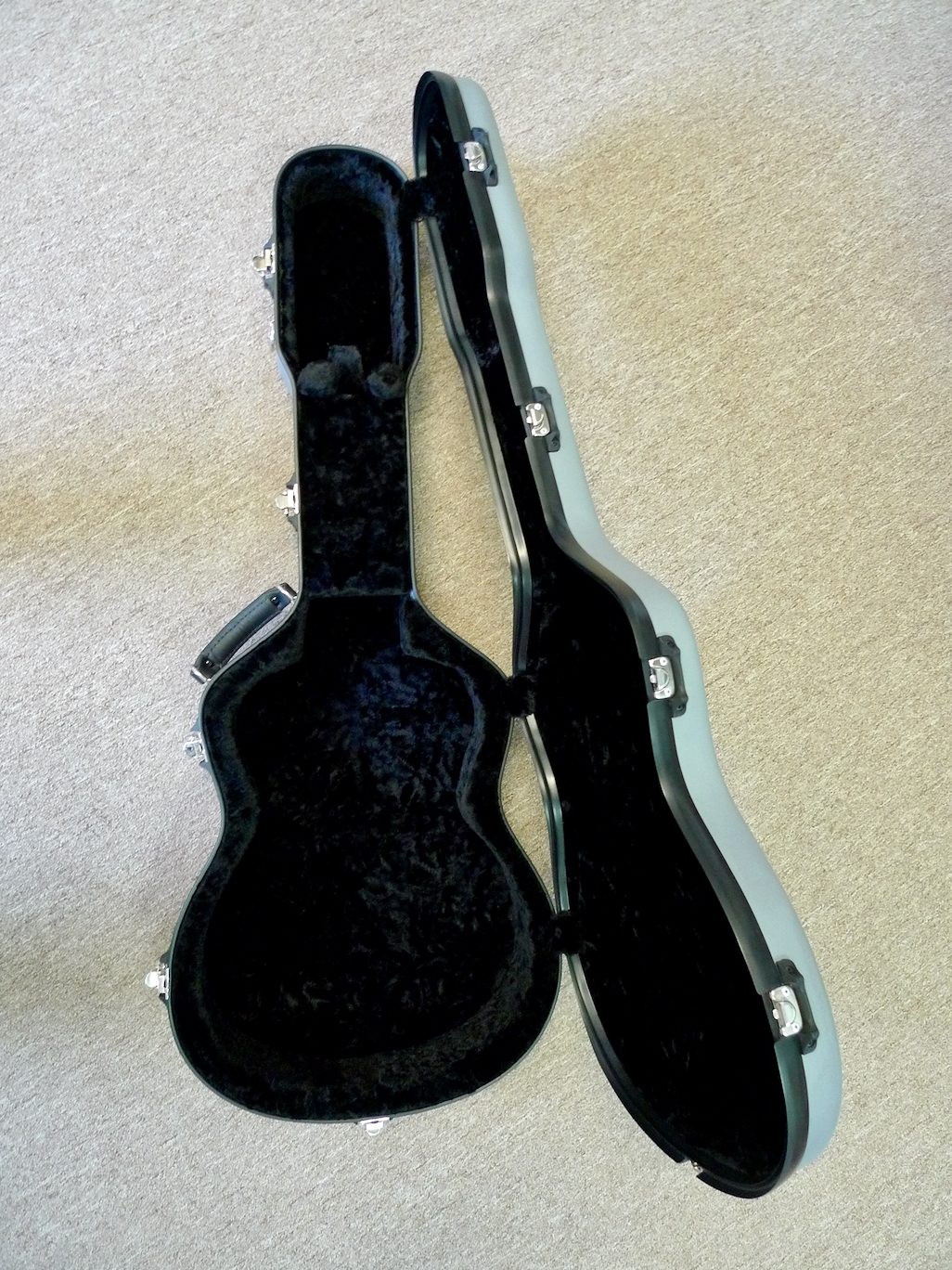 Calton Flight Case OM/000 GUI.03.01 Gray/Black - Dream Guitars