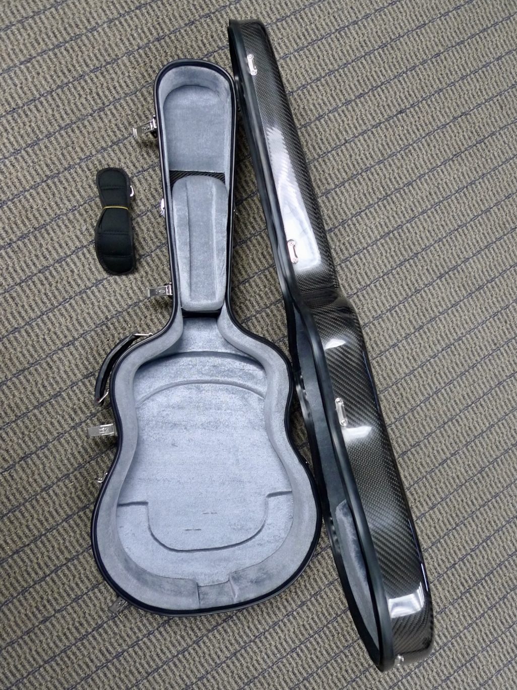 Karura OM Guitar Carbon Fiber Flight Case, Clear Carbon/Blue Gray ...