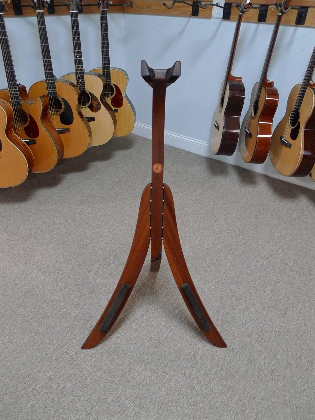 Solid Ground Stands - Guitar Stand in Sapele - Dream Guitars