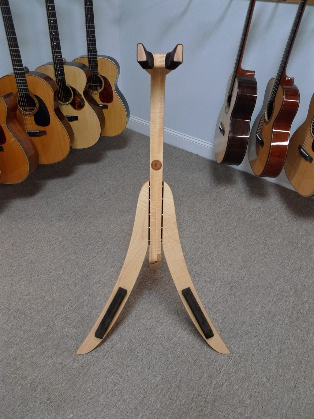 Solid Ground Stands - Guitar Stand in Maple - Dream Guitars
