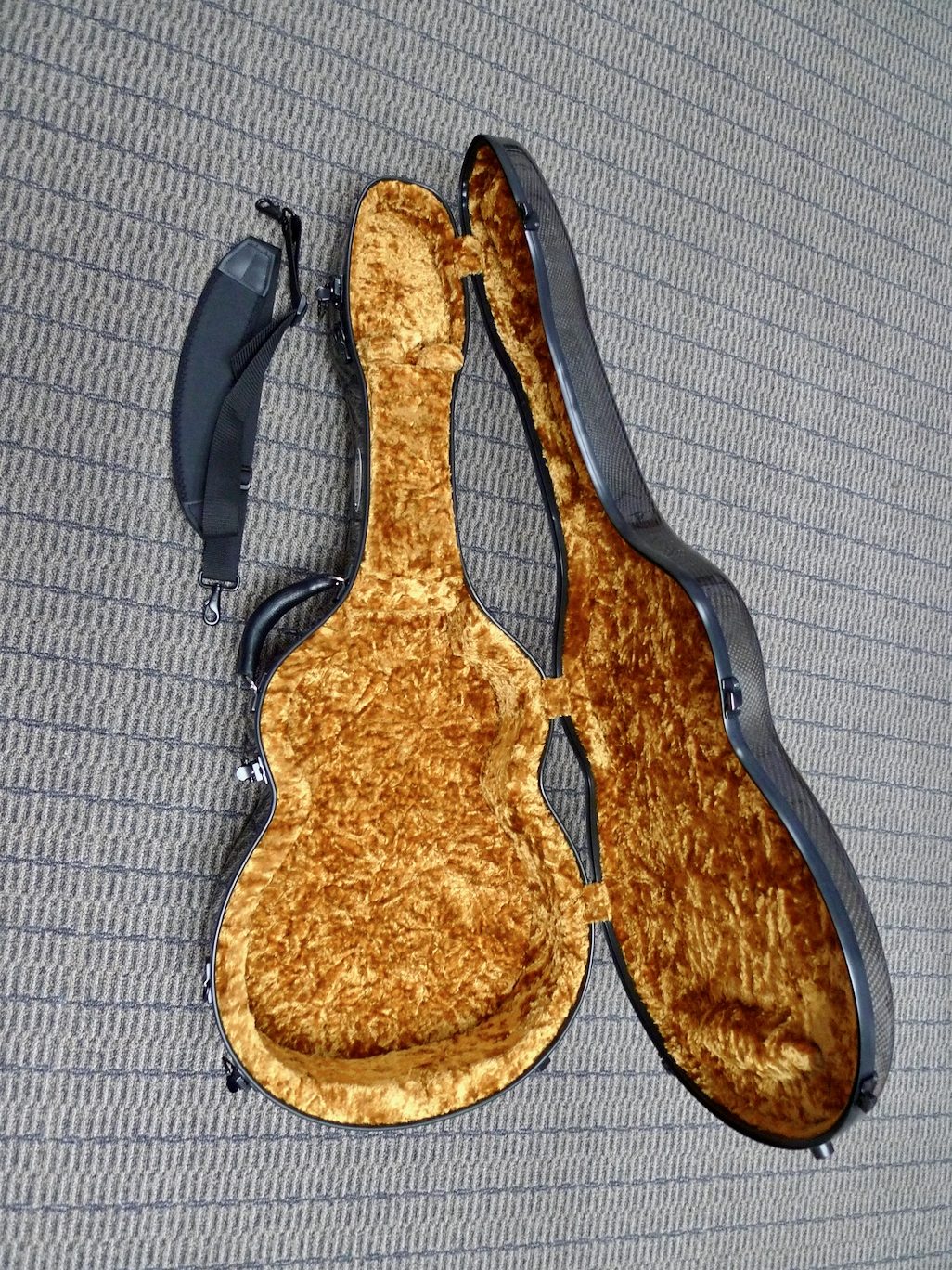 Hoffee Deluxe Carbon Fiber Case, OM/000 Brown/Gold, Includes Padded ...