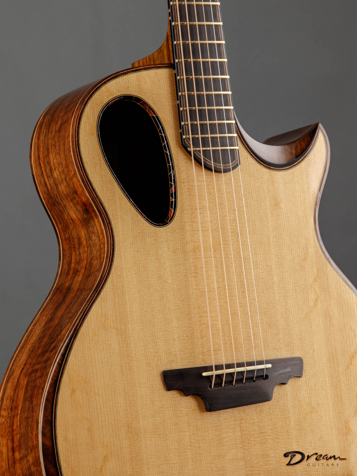 2016 Pederson EVA-UM, Walnut/Sitka Spruce - Dream Guitars