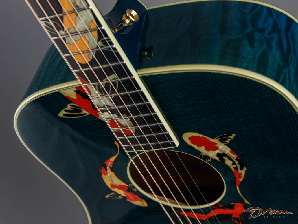 2001 Taylor "Living Jewels," Maple/Spruce Like Taylor Swift's - Dream Guitars