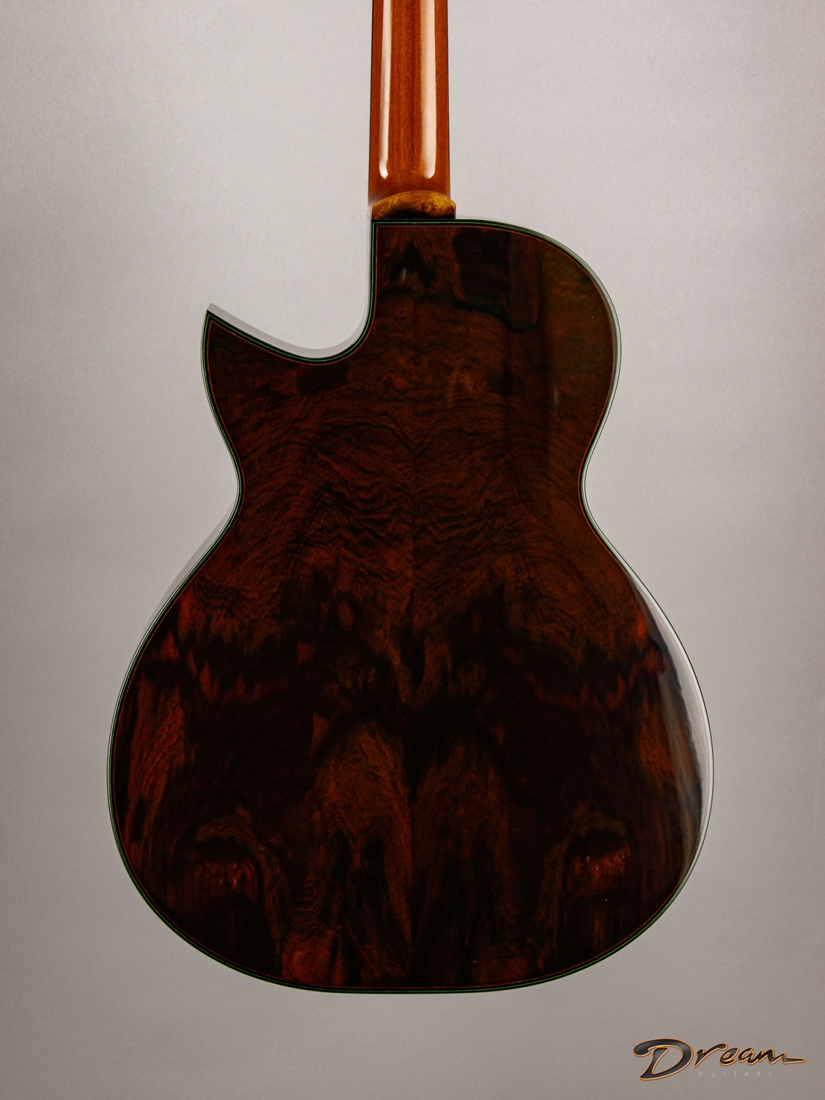 2022 Taran Tirga Mhor, Brazilian Rosewood/Italian Spruce - Dream Guitars